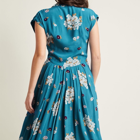 Modcloth | Dresses | Modcloth Emily And Fin Saunter Sweetly Midi Dress ...
